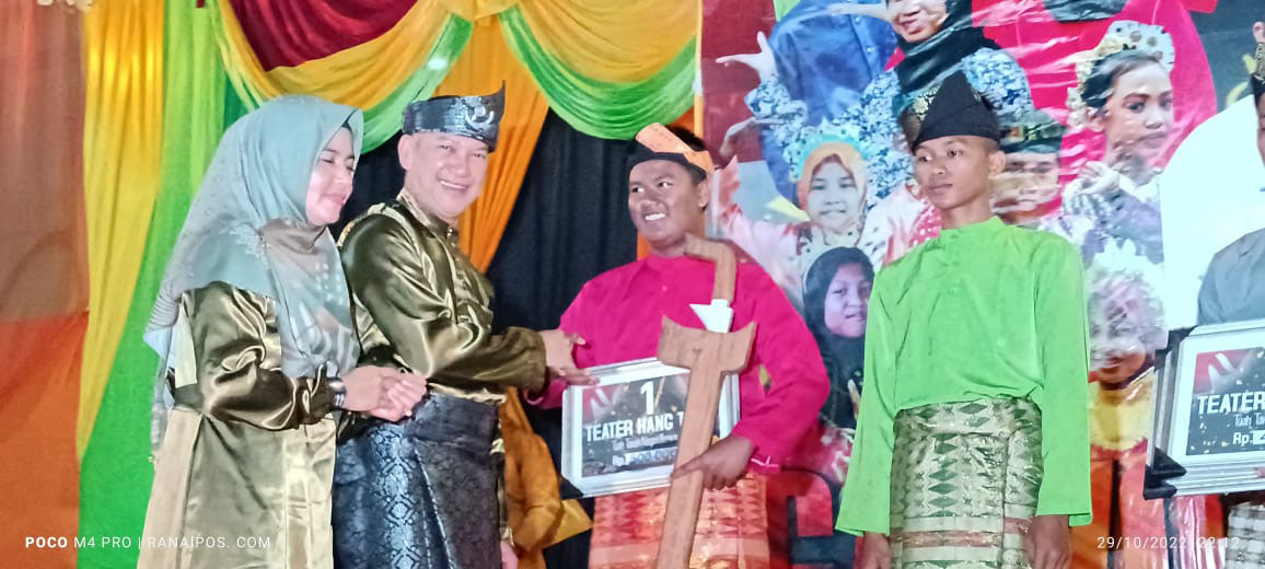 Kunker, Bupati Natuna Resmi Tutup Gawoi Seni dan Budaya Pulau Midai ...
